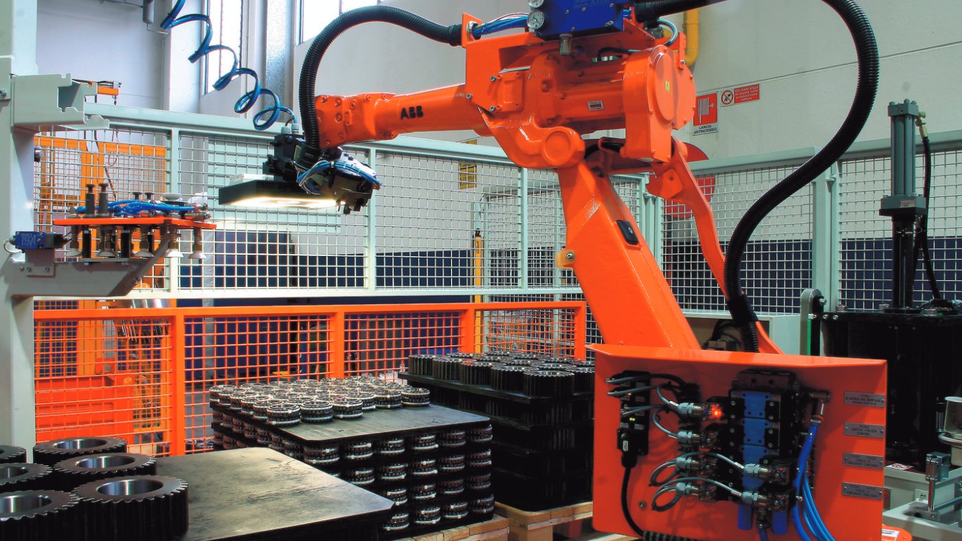 PALLETIZING - AUTOMOTIVE | Sir Robotics